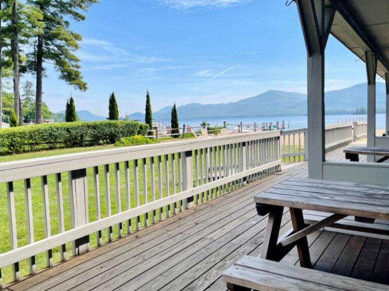 Photos - Waters Edge Lodge